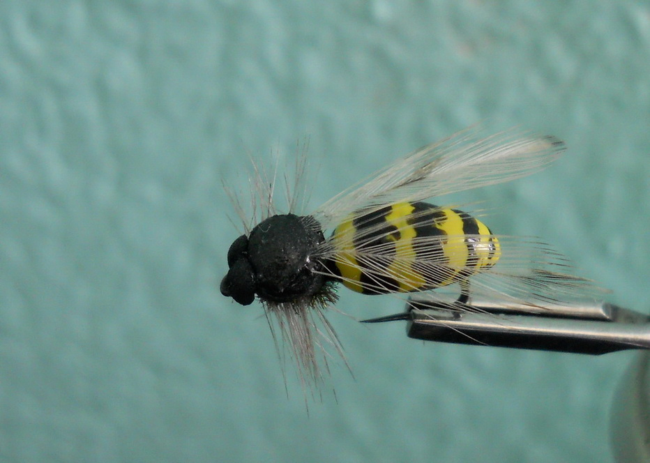 Bee Pattern | The Tying Bench | Fiberglass Flyrodders